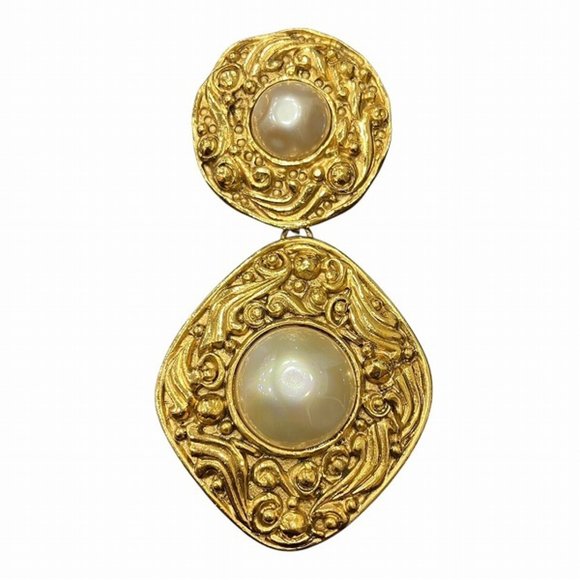 CHANEL | Jewelry | Chanel Fake Pearl Diamond Shaped Accessory Brooch ...